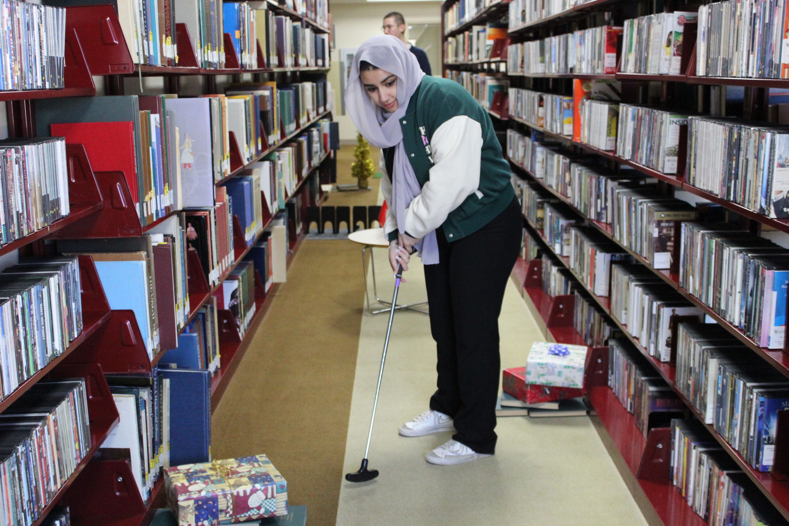 Photos: Library Hosts Mini Golf Event – The Albion College Pleiad Online